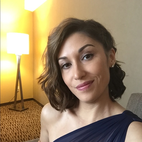 Sharon's Closet (@sharon_h) | Poshmark